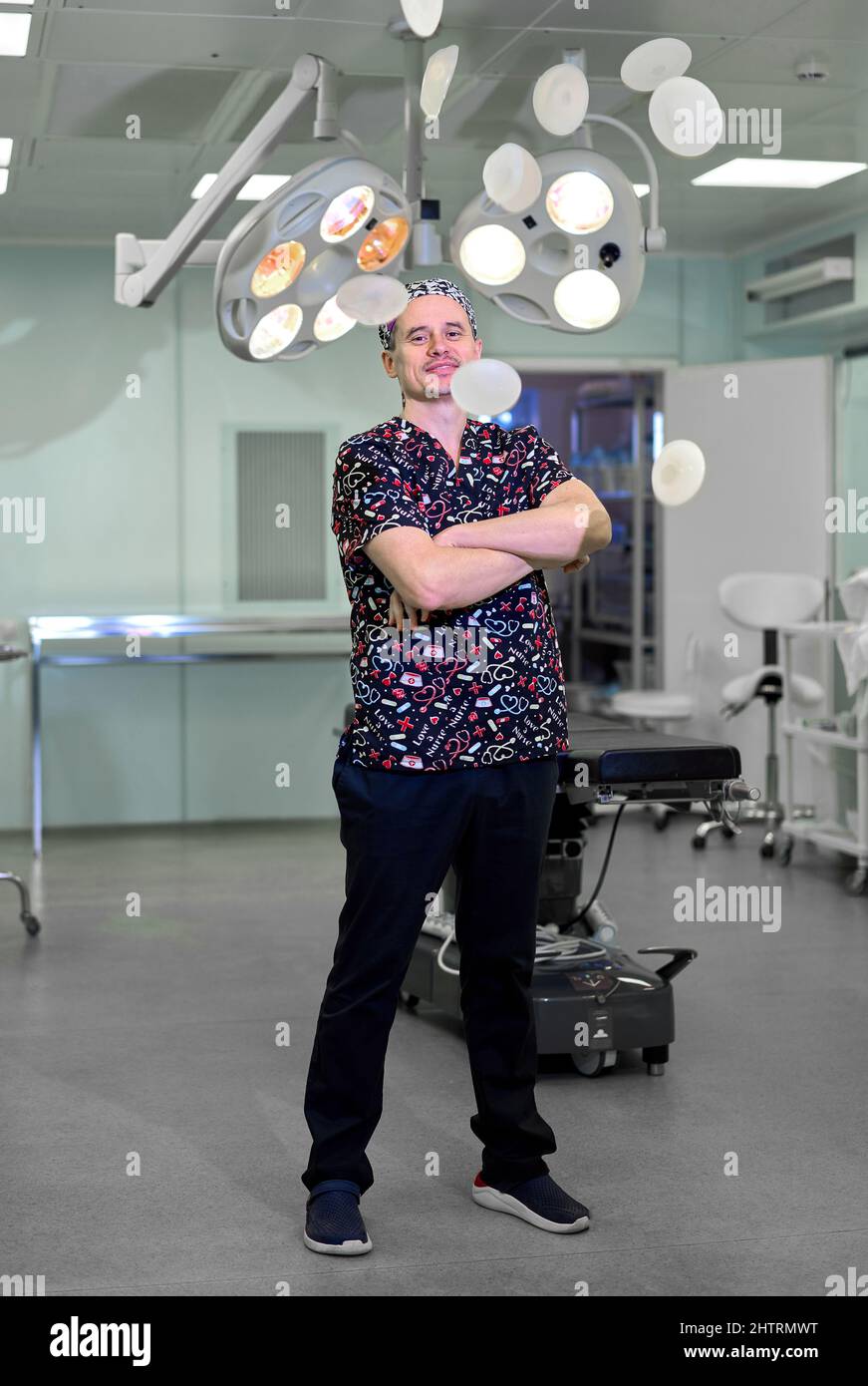 one surgeon poses in the operating room Stock Photo - Alamy