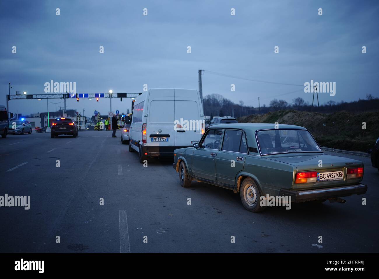 Ukrainian polish border crossing hi-res stock photography and images ...