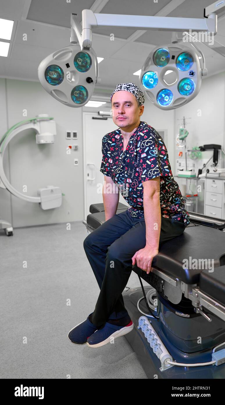 one surgeon poses in the operating room Stock Photo - Alamy