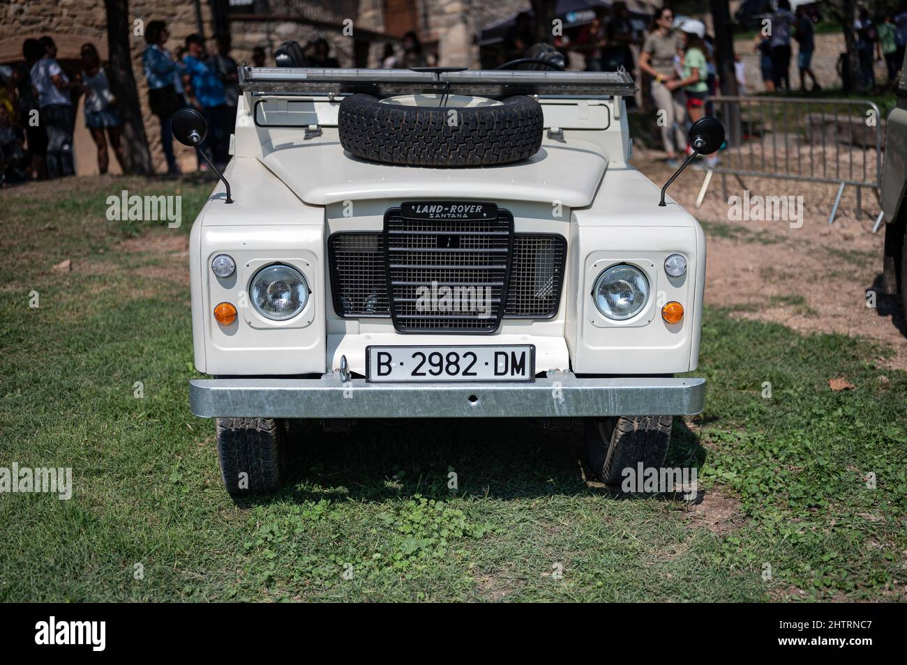Vintage open top land rover hi-res stock photography and images - Alamy