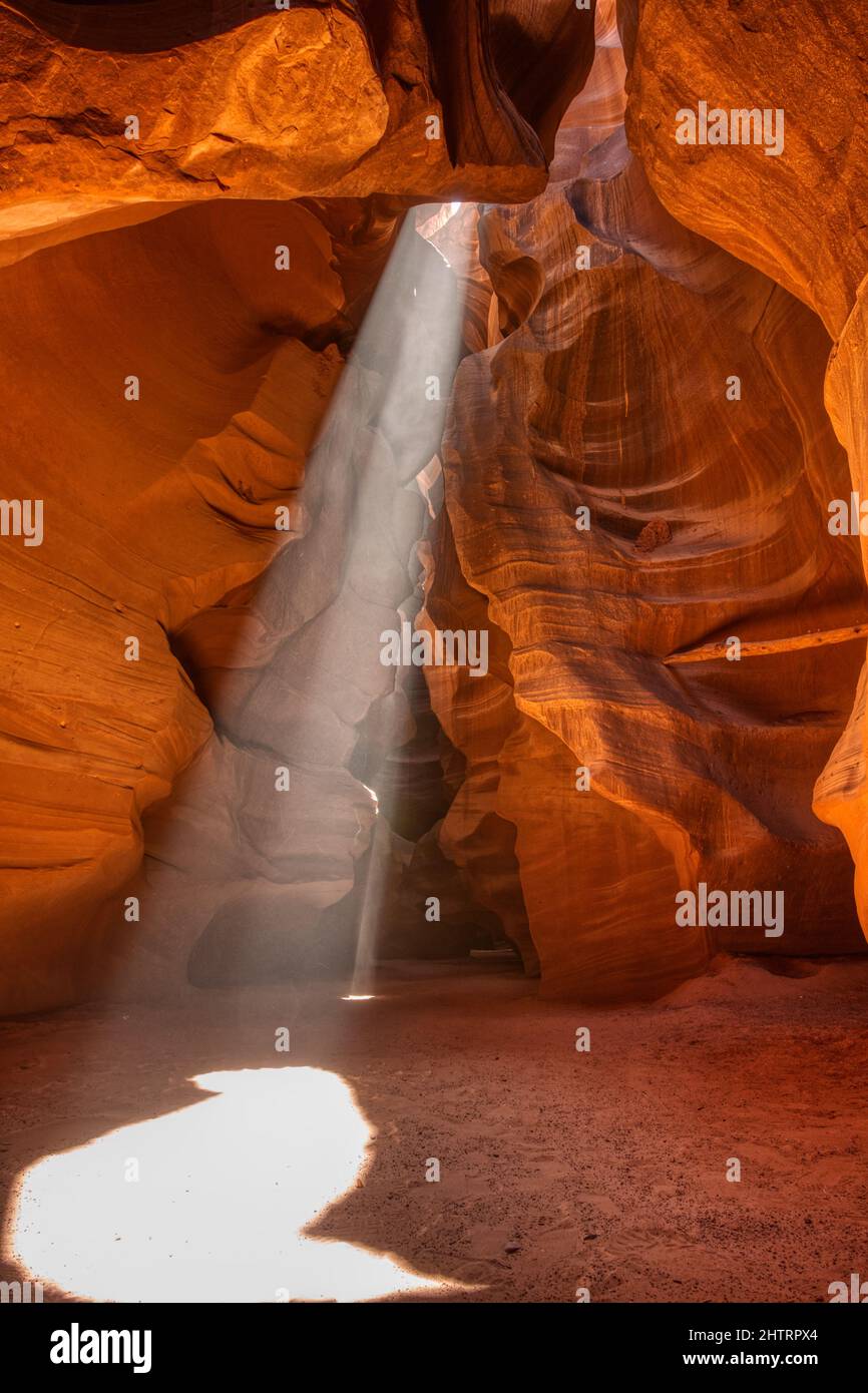 Sun beam in Upper Antelope Canyon, Paige, Arizona Stock Photo - Alamy