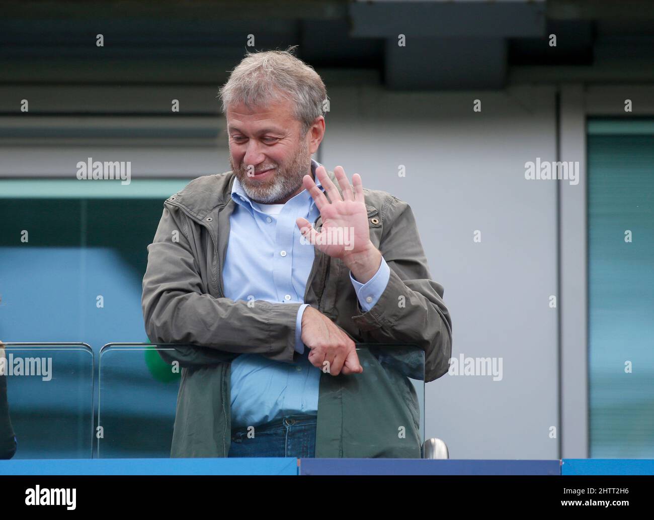 Chelsea fc owner roman abramovich hi-res stock photography and images ...