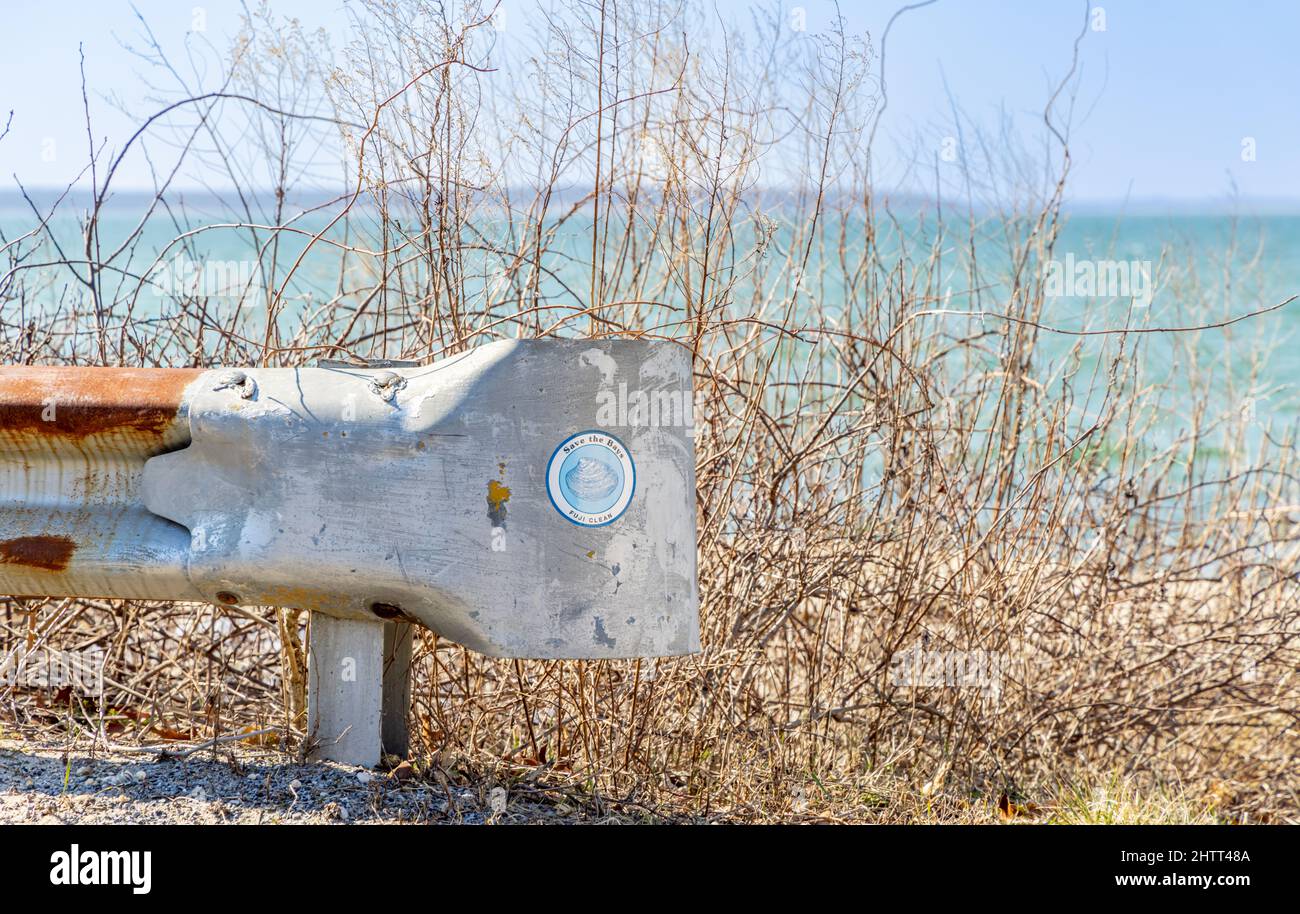 Guard rail hi-res stock photography and images - Alamy