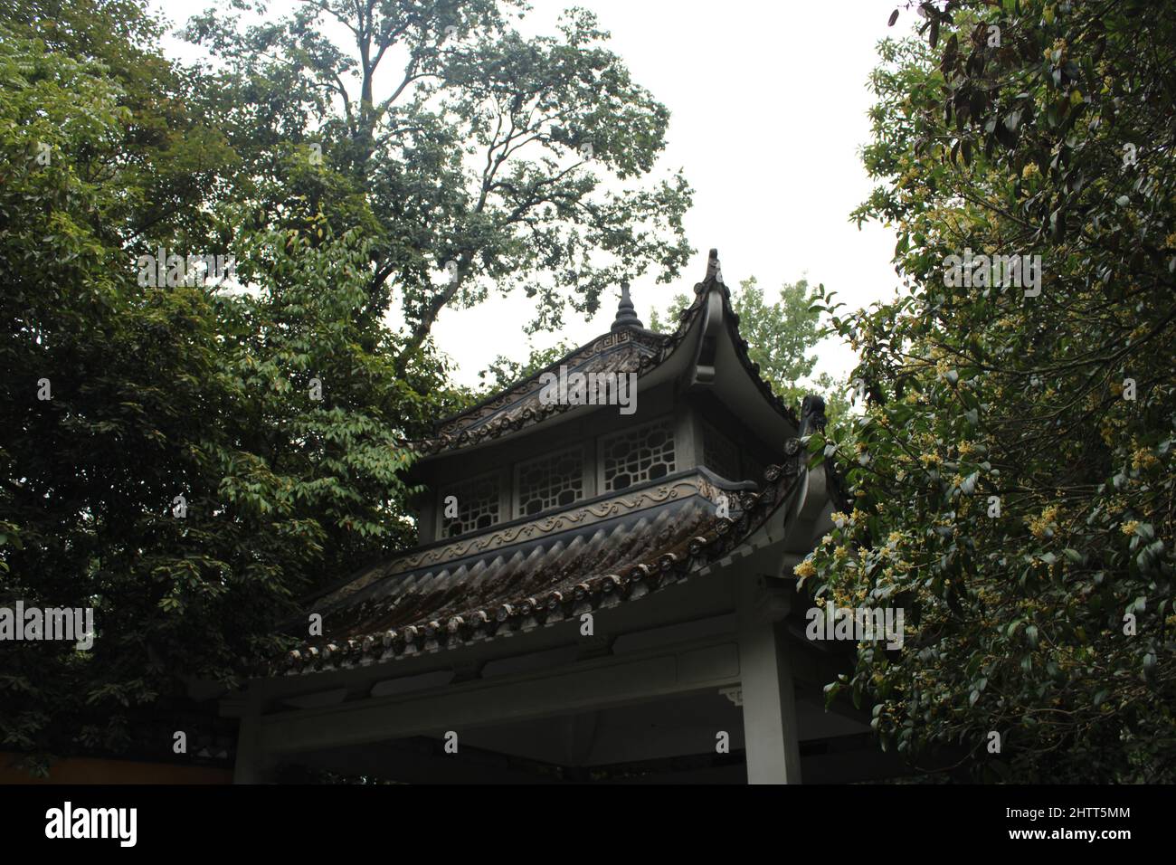 Old Chinese house traditional style architecture Stock Photo - Alamy