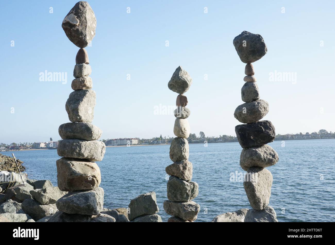 Pyramids balanced stones on beach hi-res stock photography and images ...
