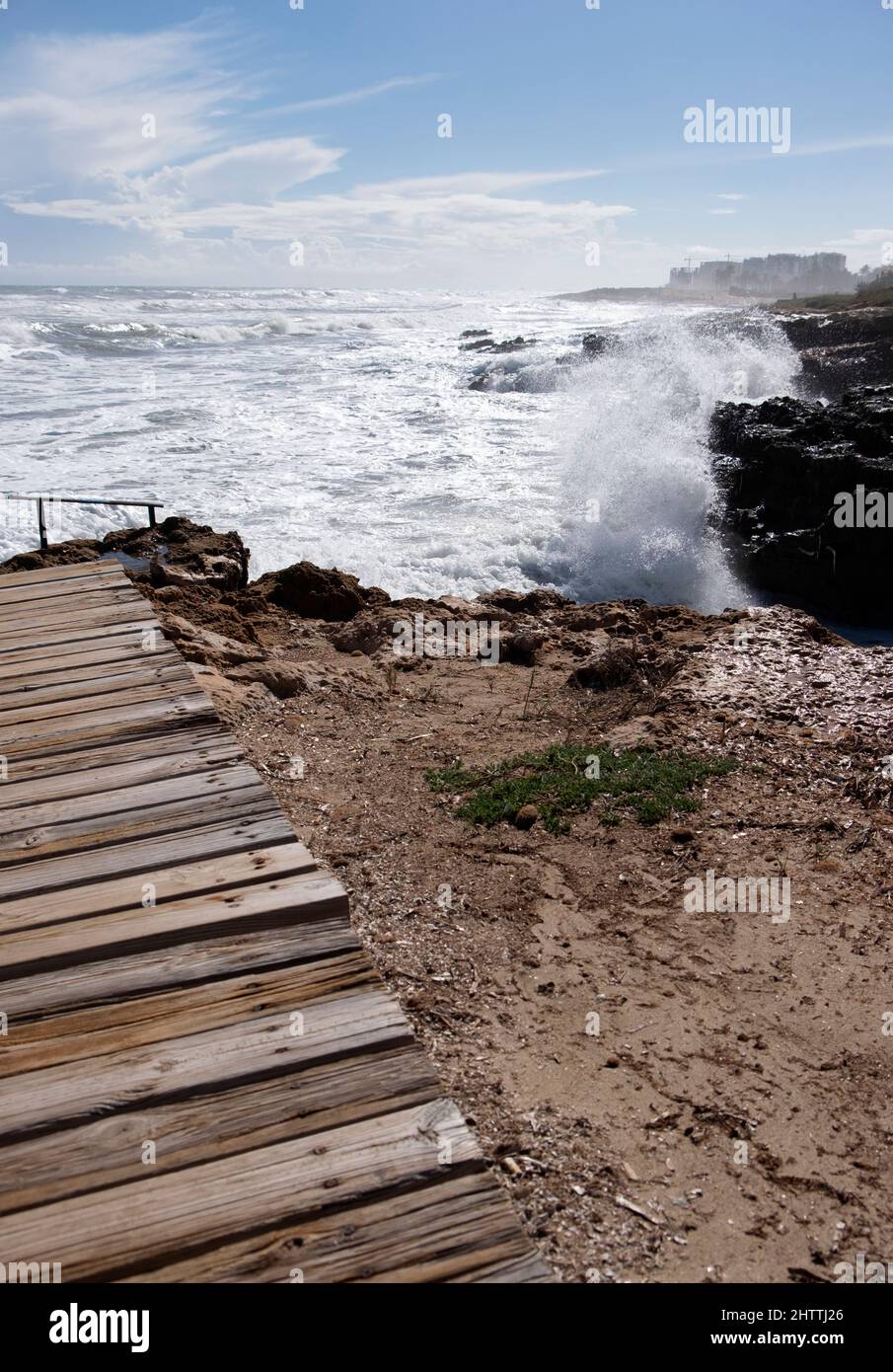 Clashing with rocks hi-res stock photography and images - Alamy