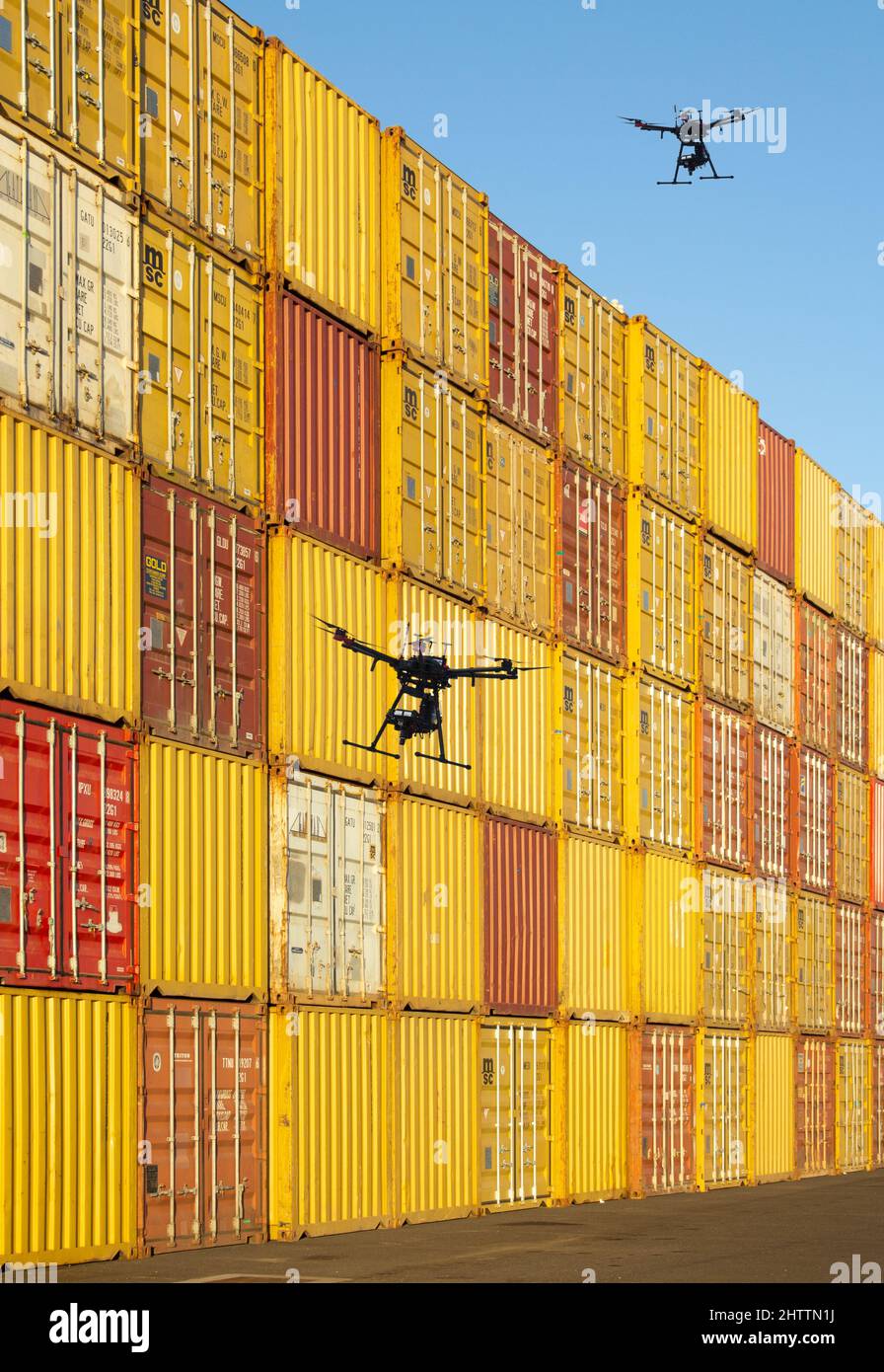 Drones flying hi-res stock photography and images - Alamy