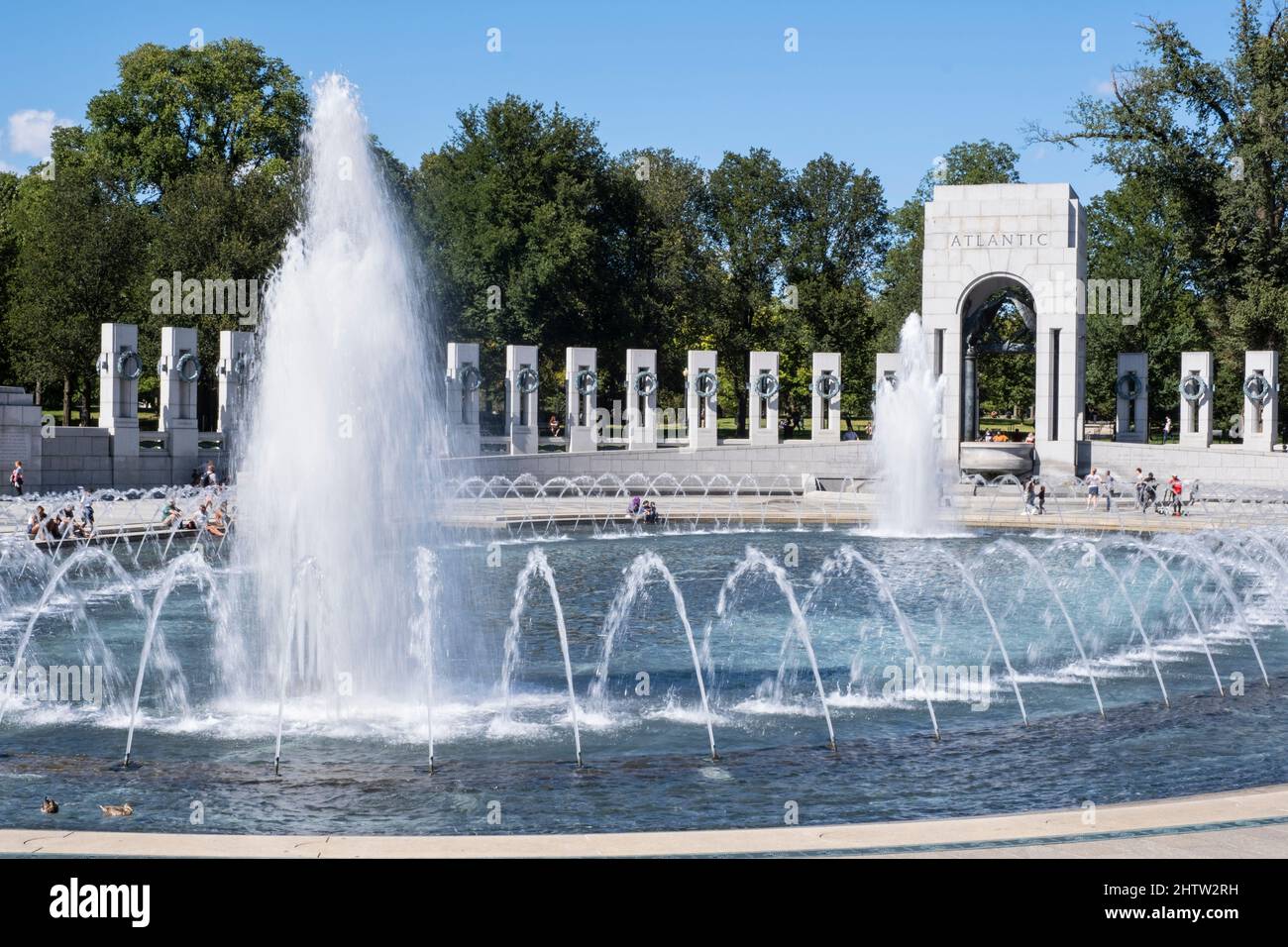 Washington, DC. World War II Memorial with Fountains Stock Photo - Alamy