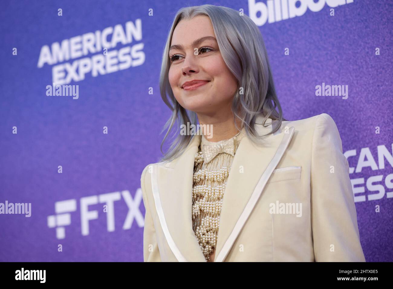 Phoebe bridgers singer hi-res stock photography and images - Alamy