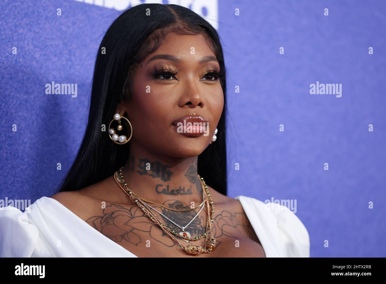 Summer walker singer hi-res stock photography and images - Alamy