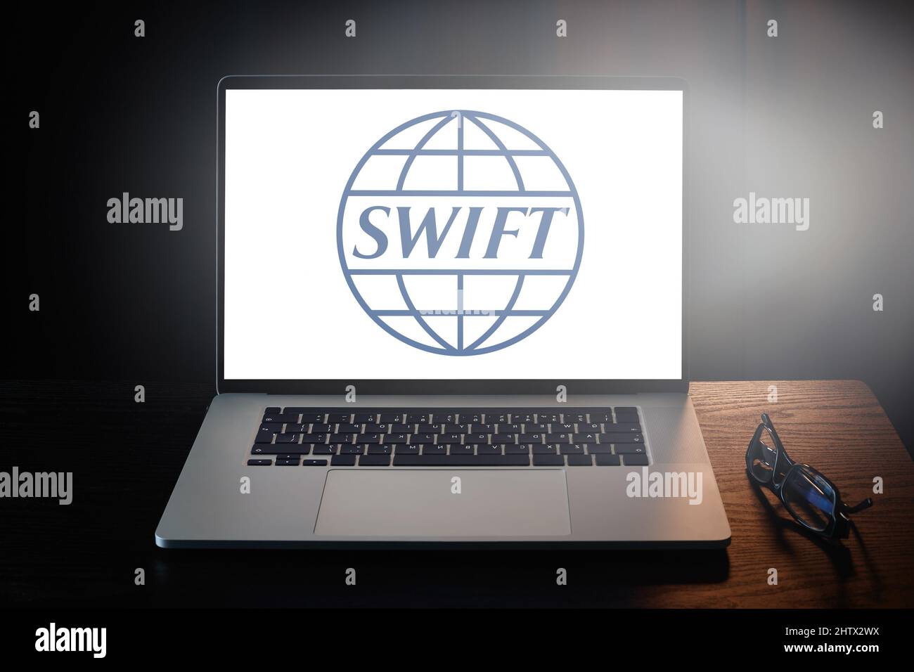 Swift payment system hi-res stock photography and images - Alamy