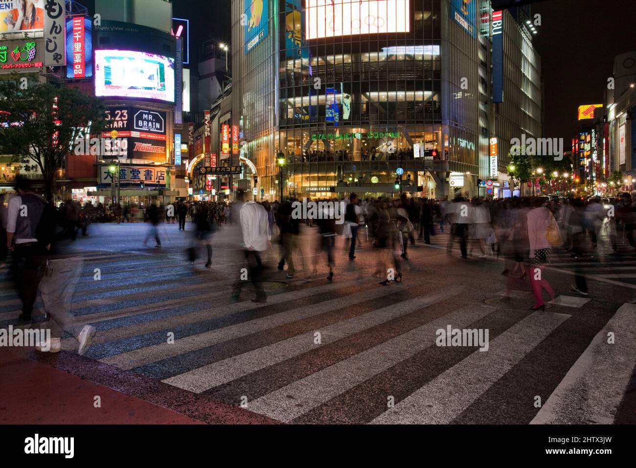 Blur of pedestrians crosswalk evening Shibuya Tokyo Japan 2.tif Stock ...