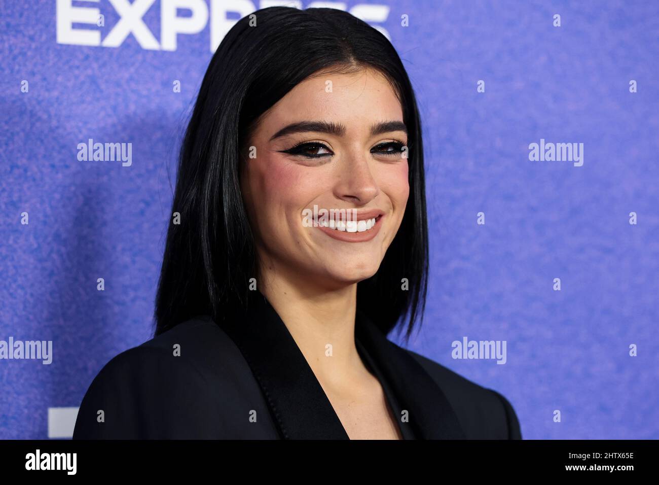 Dixie d'amelio billboard hi-res stock photography and images - Alamy