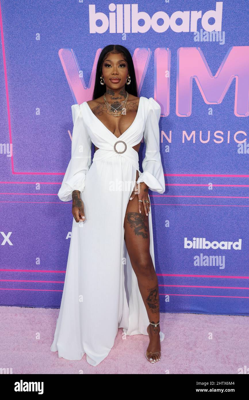 Summer walker singer hi-res stock photography and images - Alamy