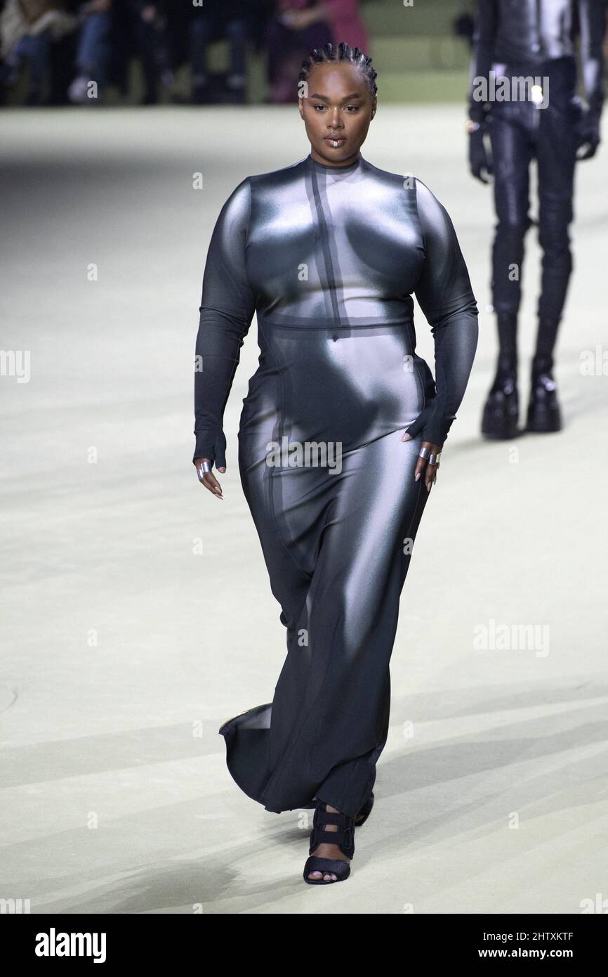 Precious Lee walks the runway during the Balmain Womenswear Fall/Winter ...