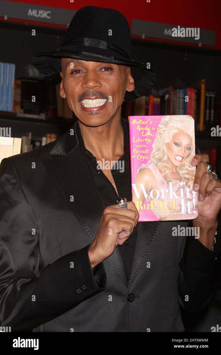 5 columbus circle hi-res stock photography and images - Alamy