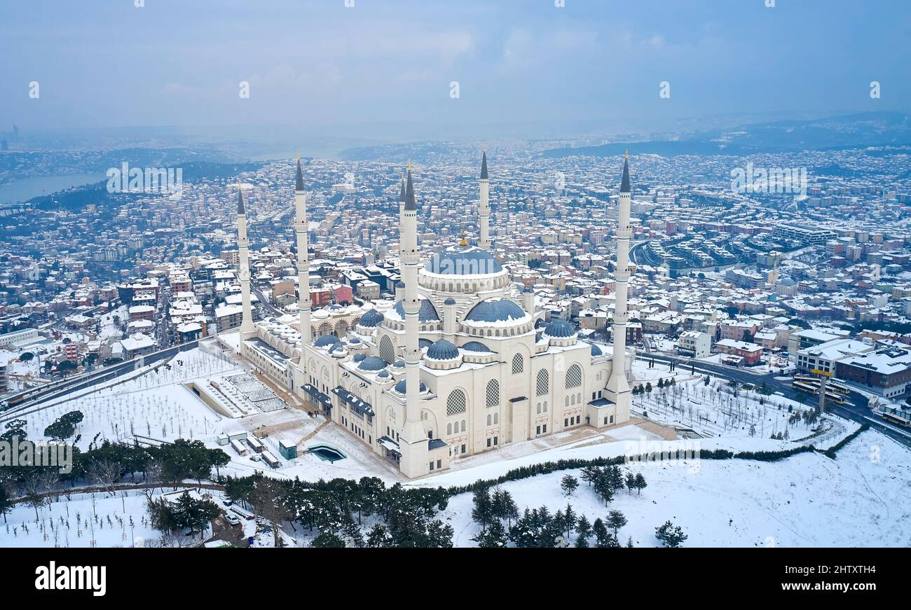drone view of the grand mosque in istanbul Stock Photo - Alamy