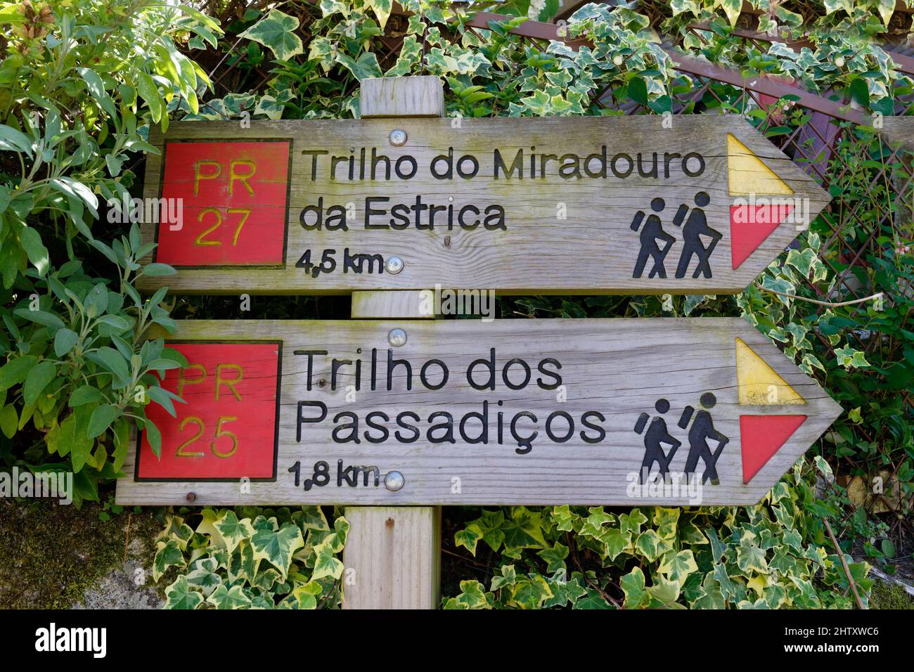 Village signposts hi-res stock photography and images - Alamy