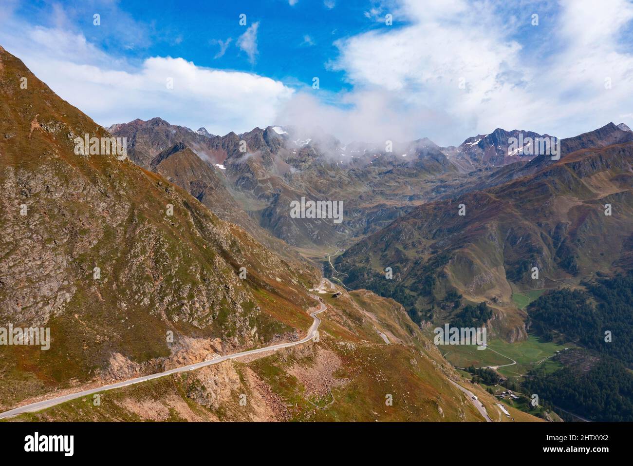 Passo rombo drone hi-res stock photography and images - Alamy