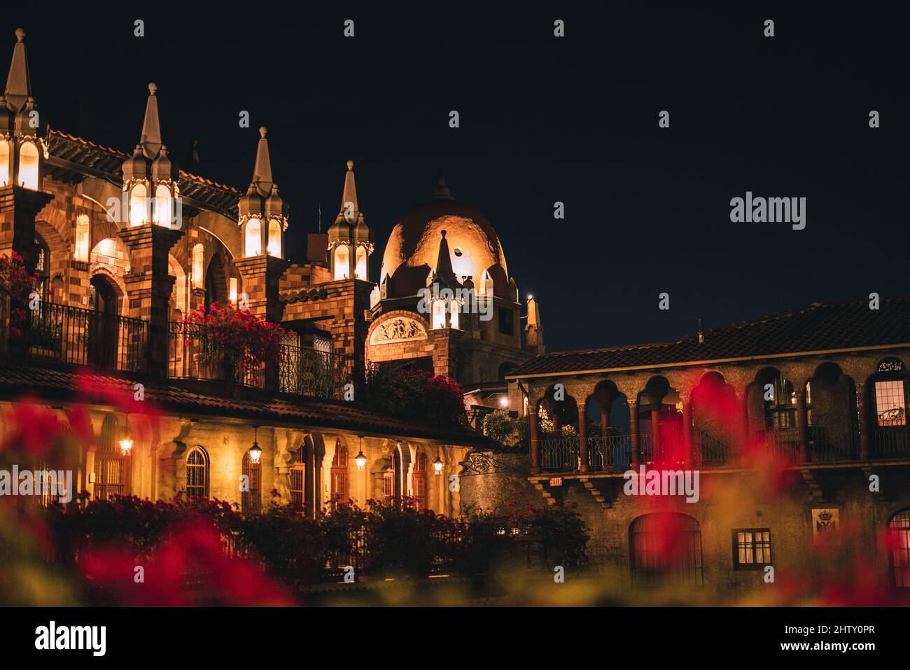 Historical palace during nighttime Stock Photo - Alamy