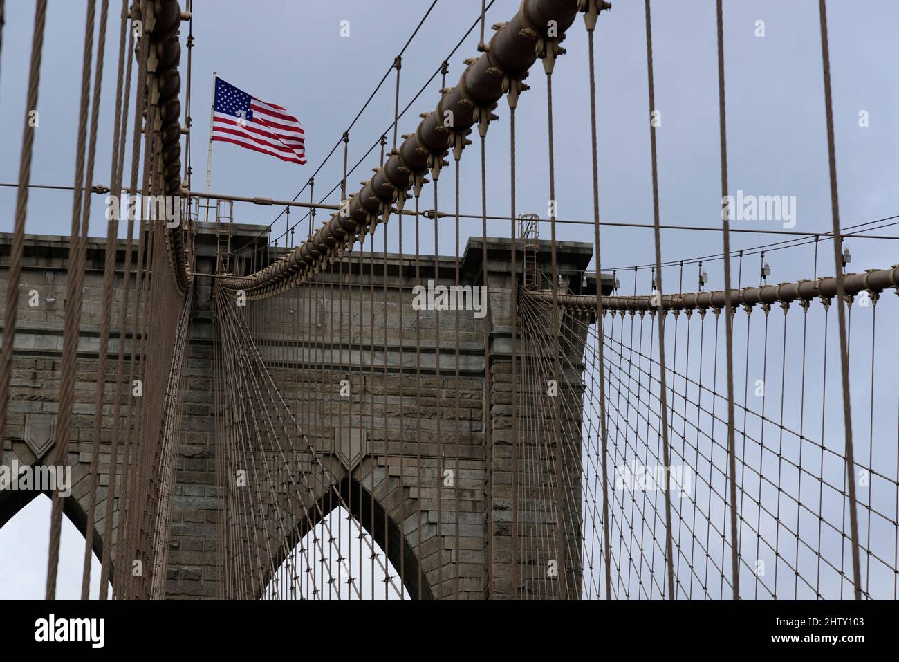 Bridge wire hi-res stock photography and images - Alamy