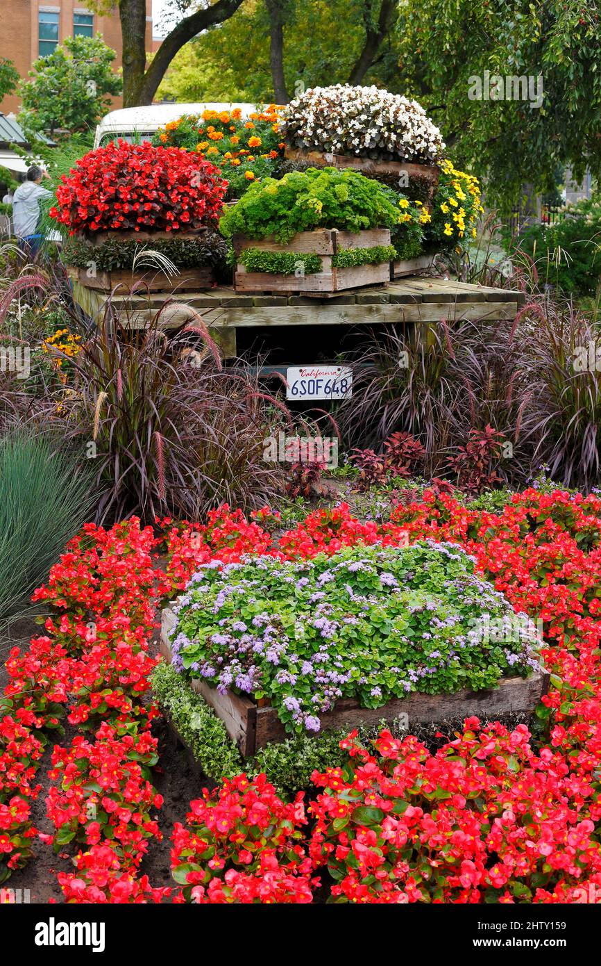 Flower beds, Botanical Garden, Montreal, Province of Quebec, Canada ...