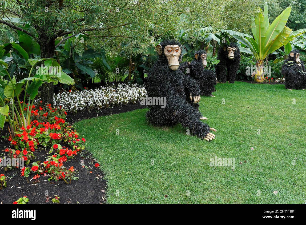 Monkey, plant sculpture, Botanical Garden, Montreal, Province of Quebec ...