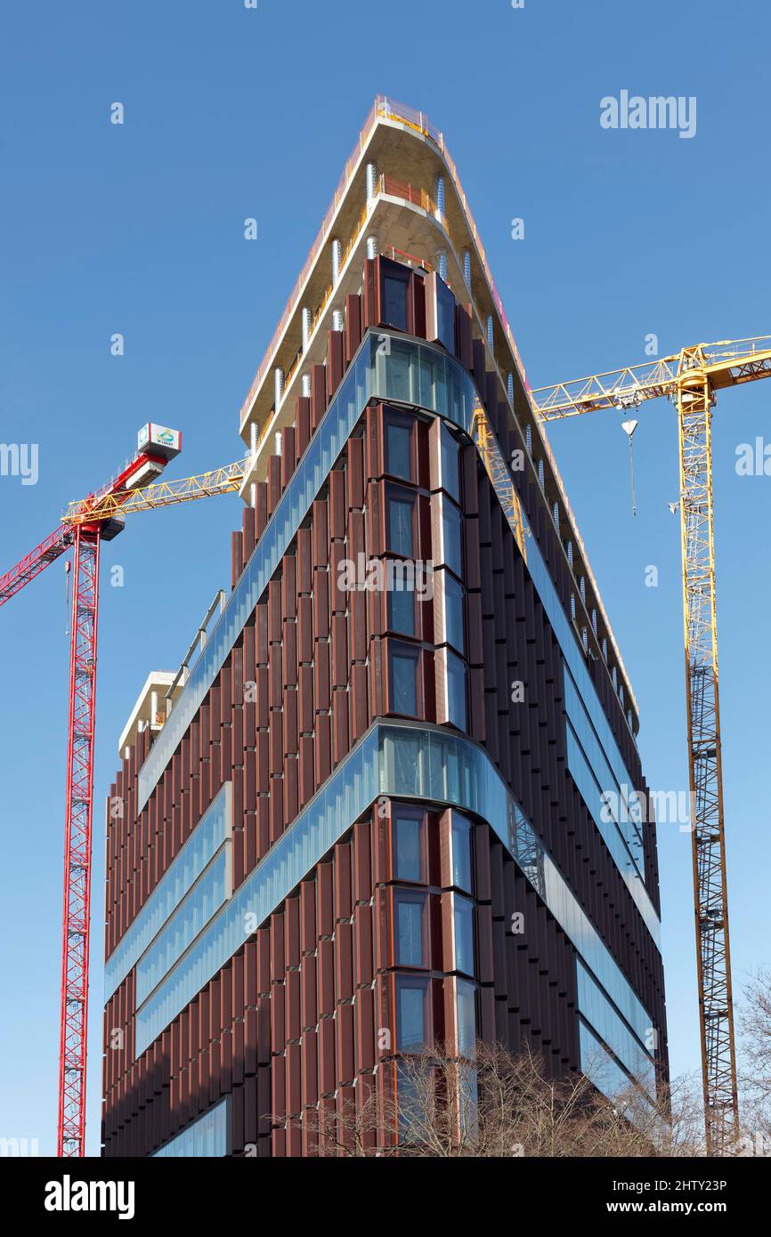 High end office tower eclipse hi-res stock photography and images - Alamy