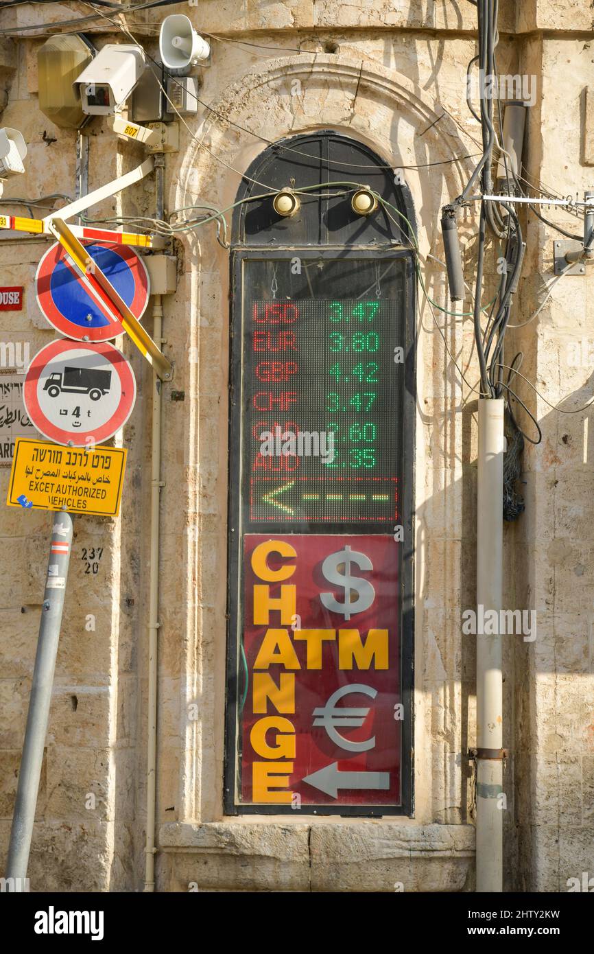 Moneychanger hi-res stock photography and images - Alamy