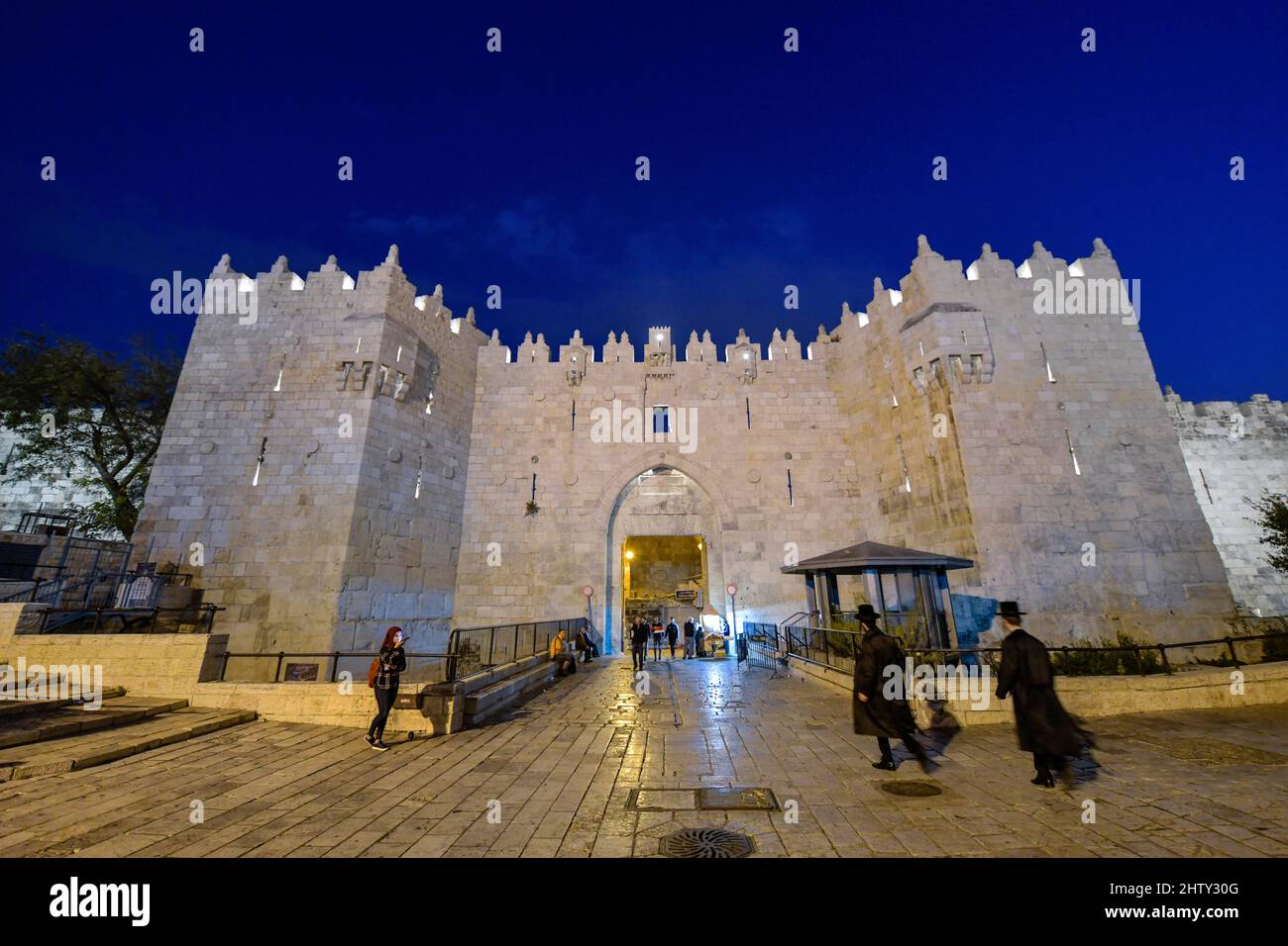 Damascus gate jerusalem hi-res stock photography and images - Alamy