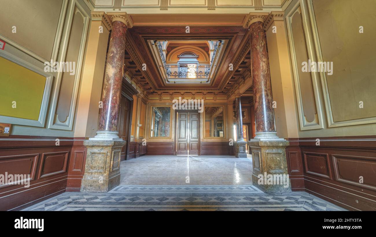 Interior of villa hi-res stock photography and images - Alamy