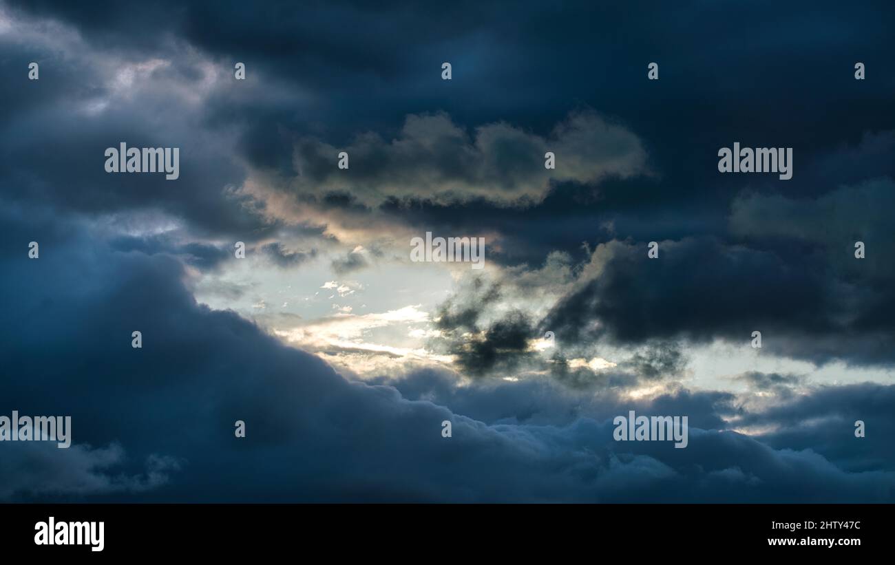 Impressive cloud hi-res stock photography and images - Alamy