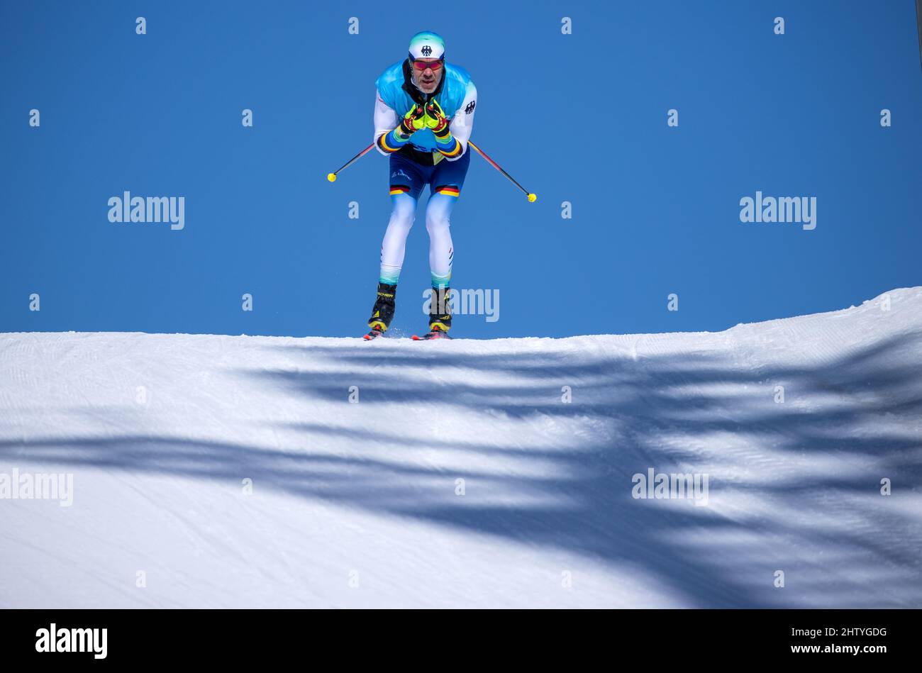 Zhangjiakou, China. 03rd Mar, 2022. Paralympics: Para Nordic Skiing ...