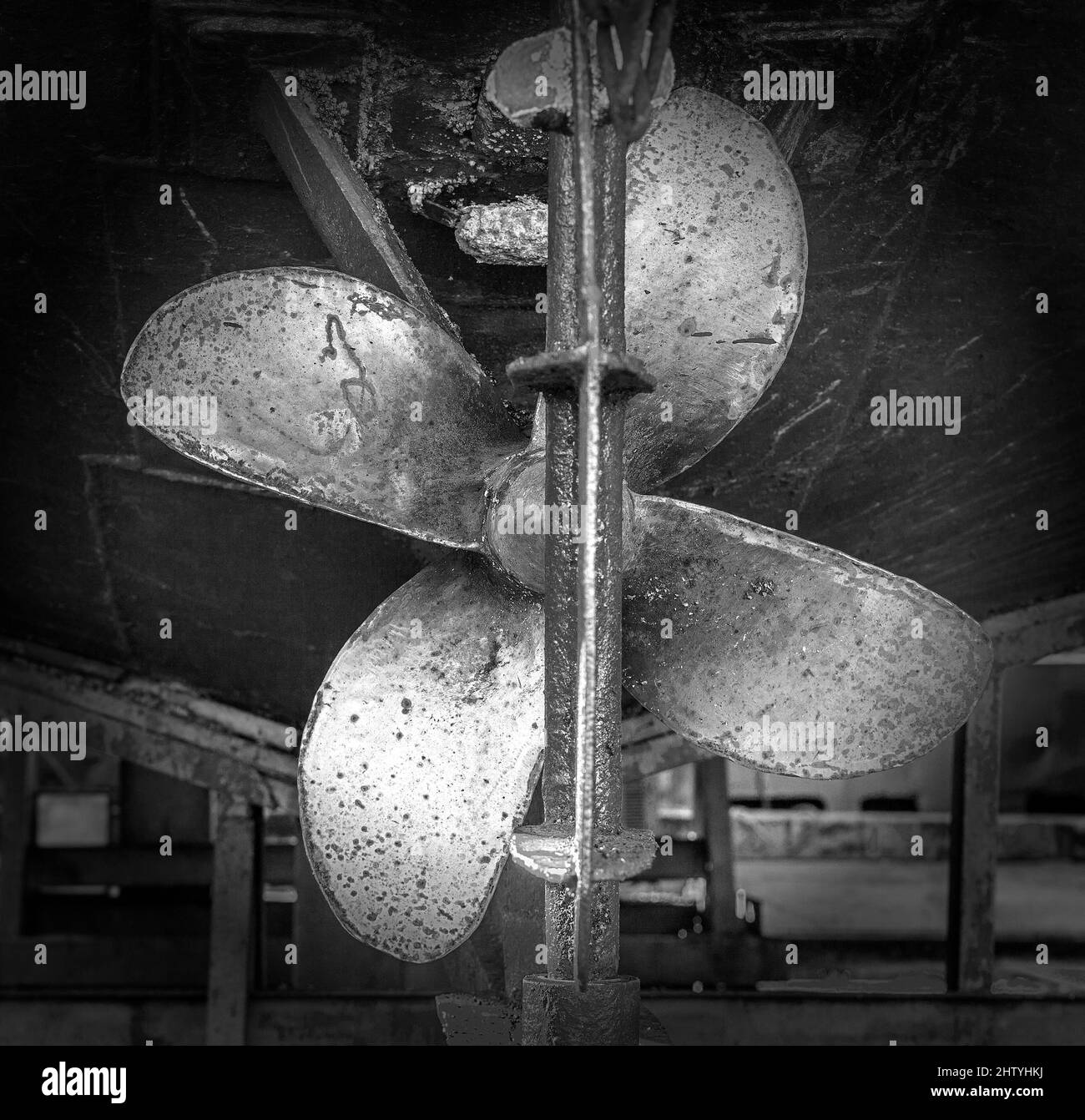 Old heavy ship's propeller (screw) of the rusty shipwreck vessel Stock ...