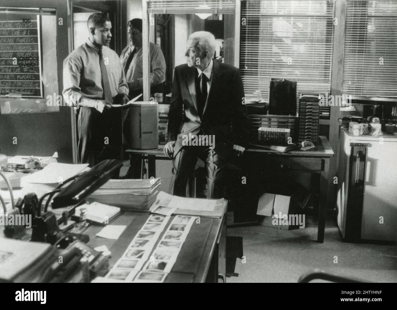 Denzel washington fallen 1998 hi-res stock photography and images - Alamy