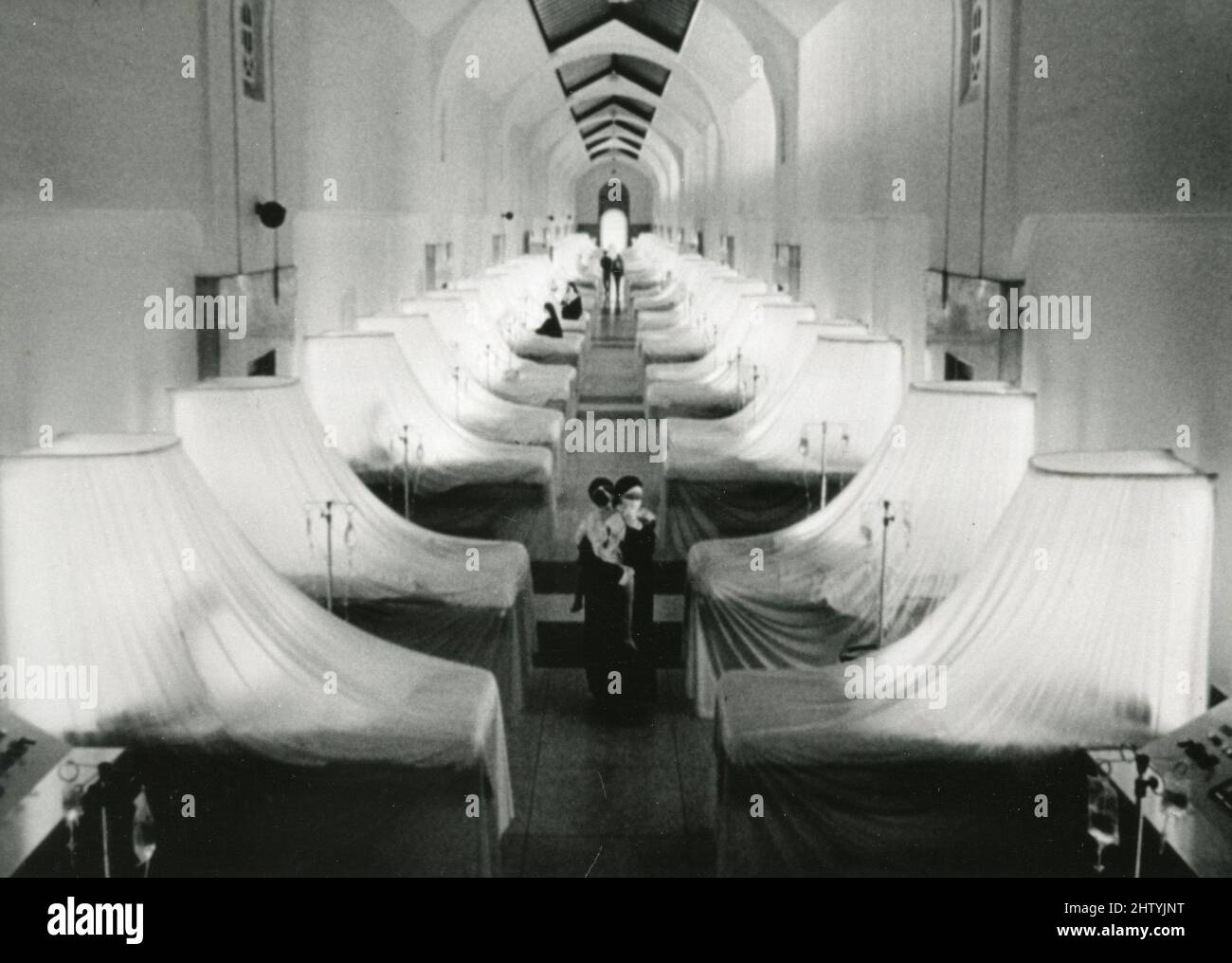 Mimic 1997 hi-res stock photography and images - Alamy