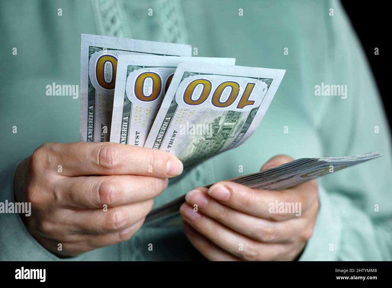 Mature woman counts us hi-res stock photography and images - Alamy