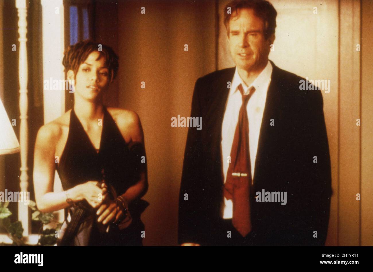 Bulworth warren beatty 1998 hi-res stock photography and images - Alamy