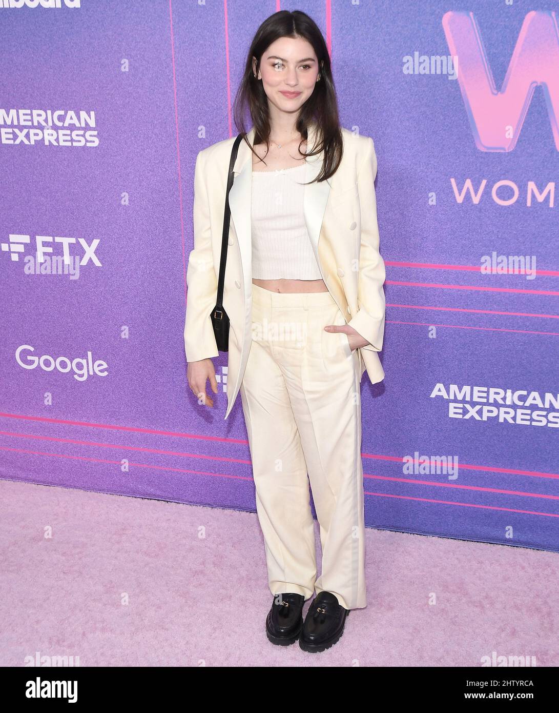 PHOEBE BRIDGERS UPDATES On X: ? Phoebe Bridgers With Gracie, 45% OFF