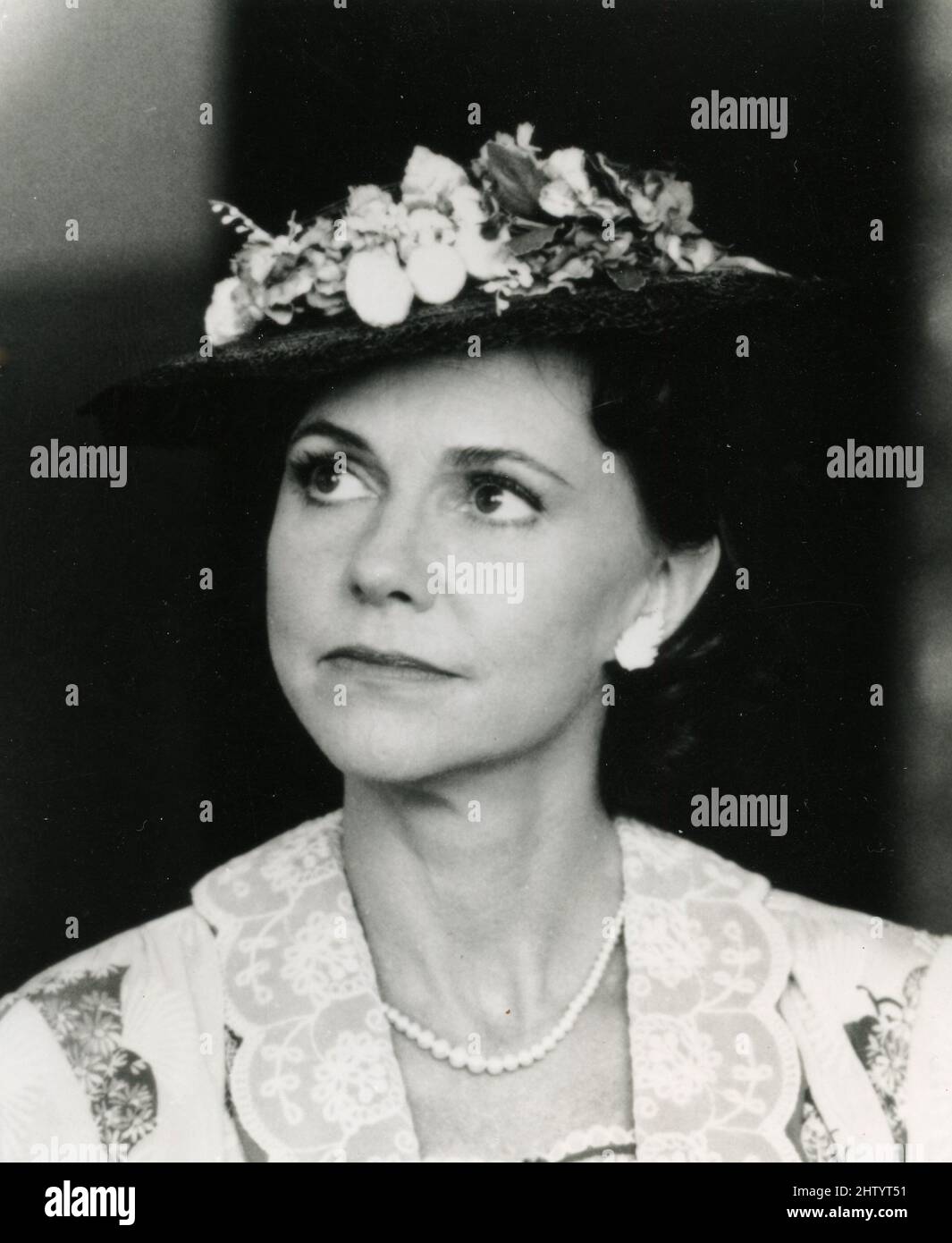 Sally Douglas's Instagram, Twitter & Facebook on IDCrawl