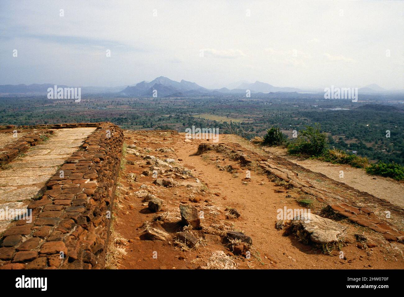 Sigiriya rock fortress hi-res stock photography and images - Alamy