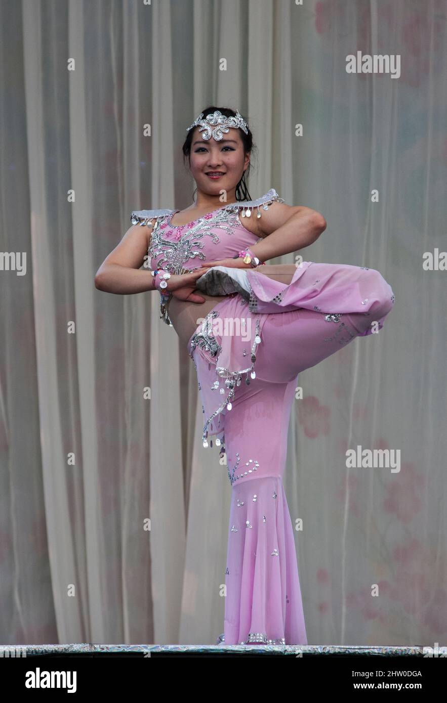 Contortionist hi-res stock photography and images - Alamy