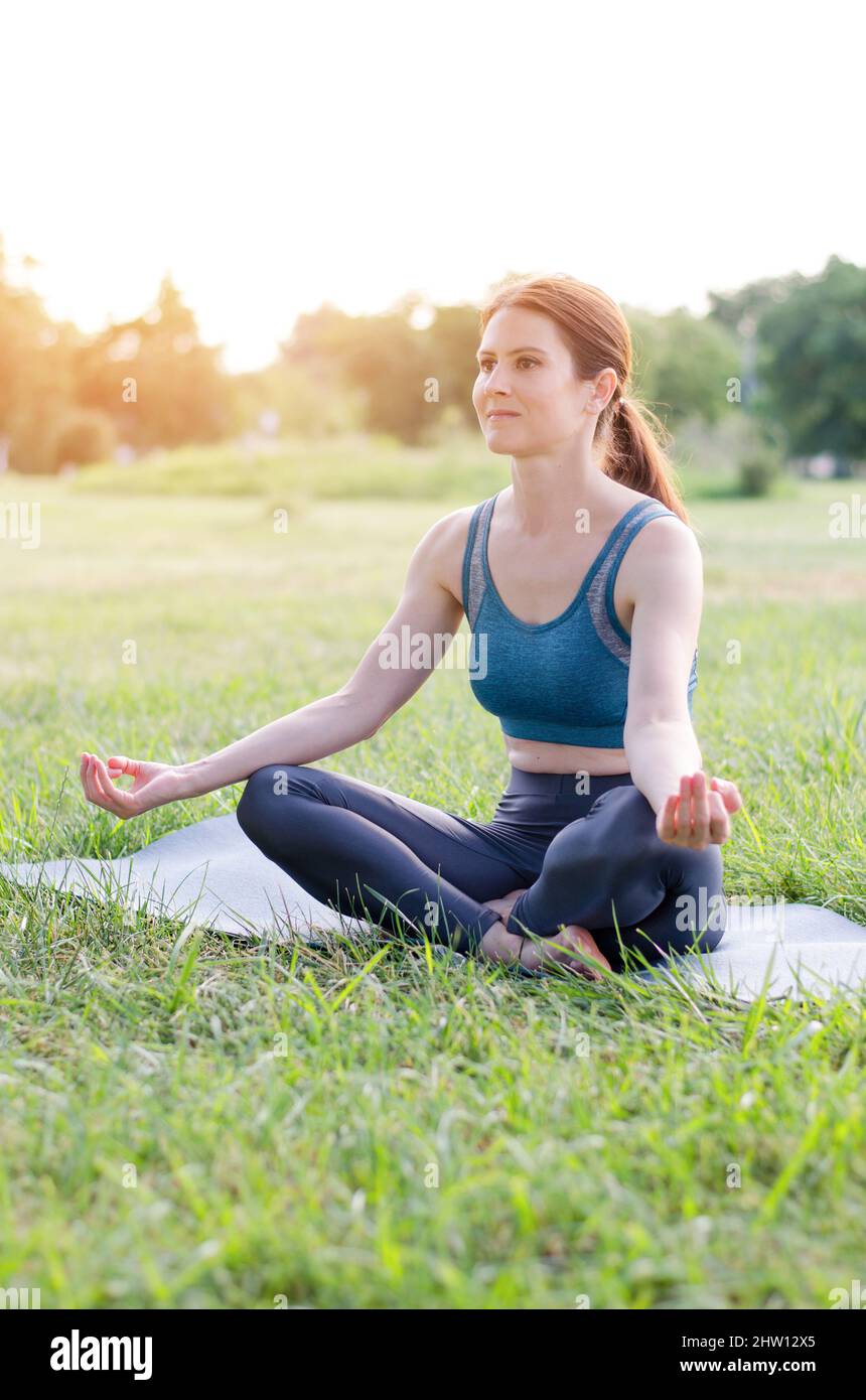 Yogi woman hi-res stock photography and images - Alamy
