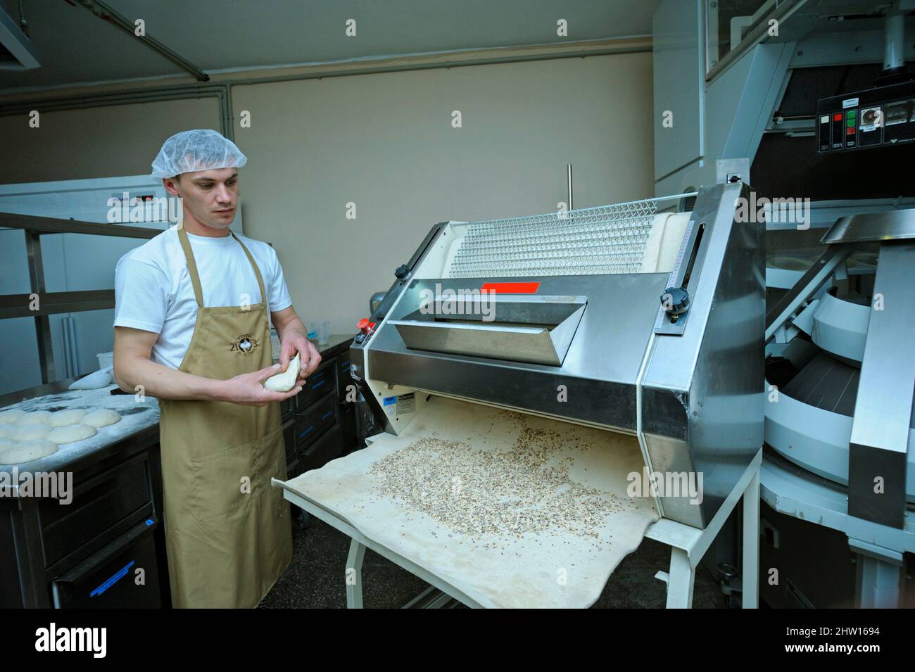 Forming machine hi-res stock photography and images - Alamy