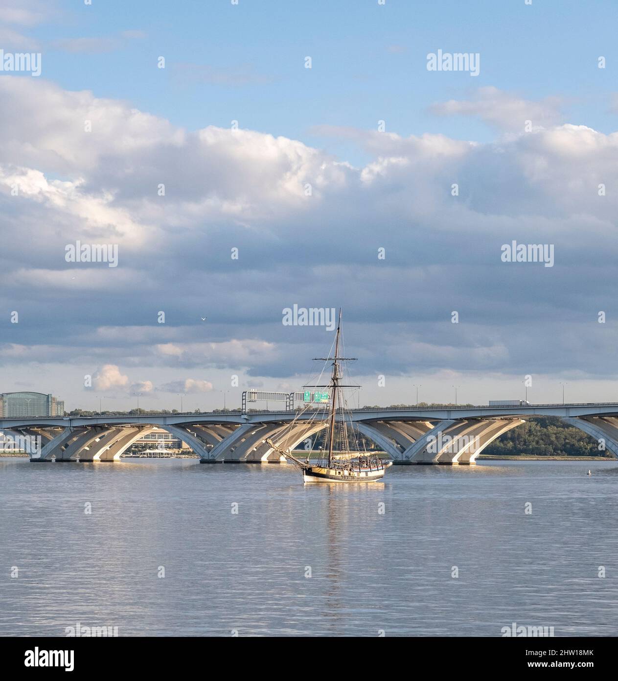 Potomac river cruise hi-res stock photography and images - Alamy
