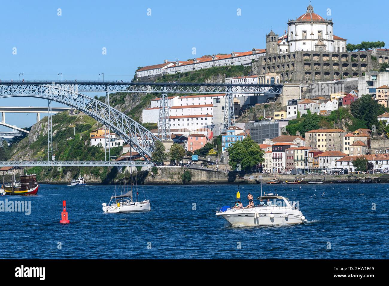 Portugal, Porto, view of Ribiera district from Vila nova de Gaia ...