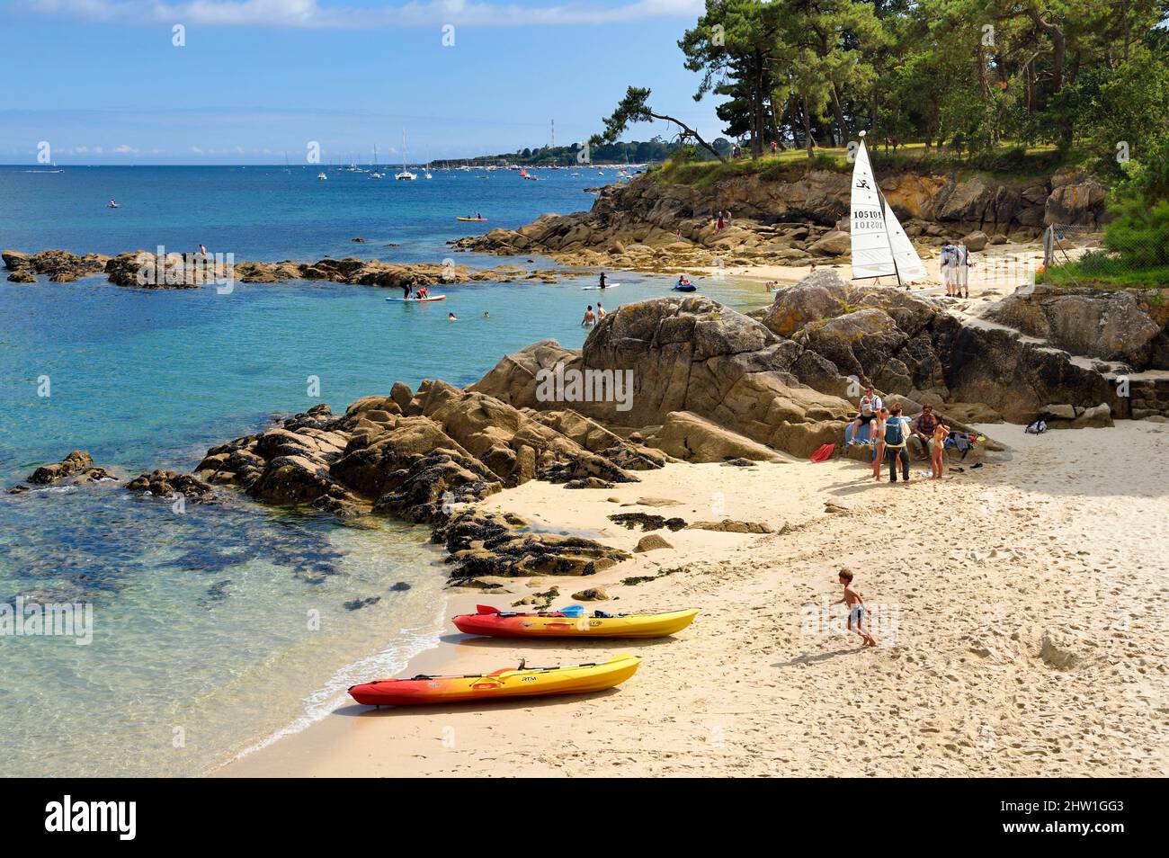 France, Finistere (29), Fouesnant, the coastline between Cap Coz and ...