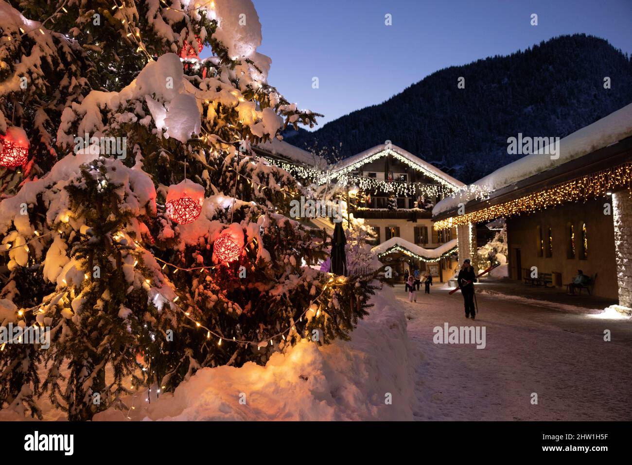 France, Haute-Savoie (74), Aravis massif, La Clusaz, the town center ...
