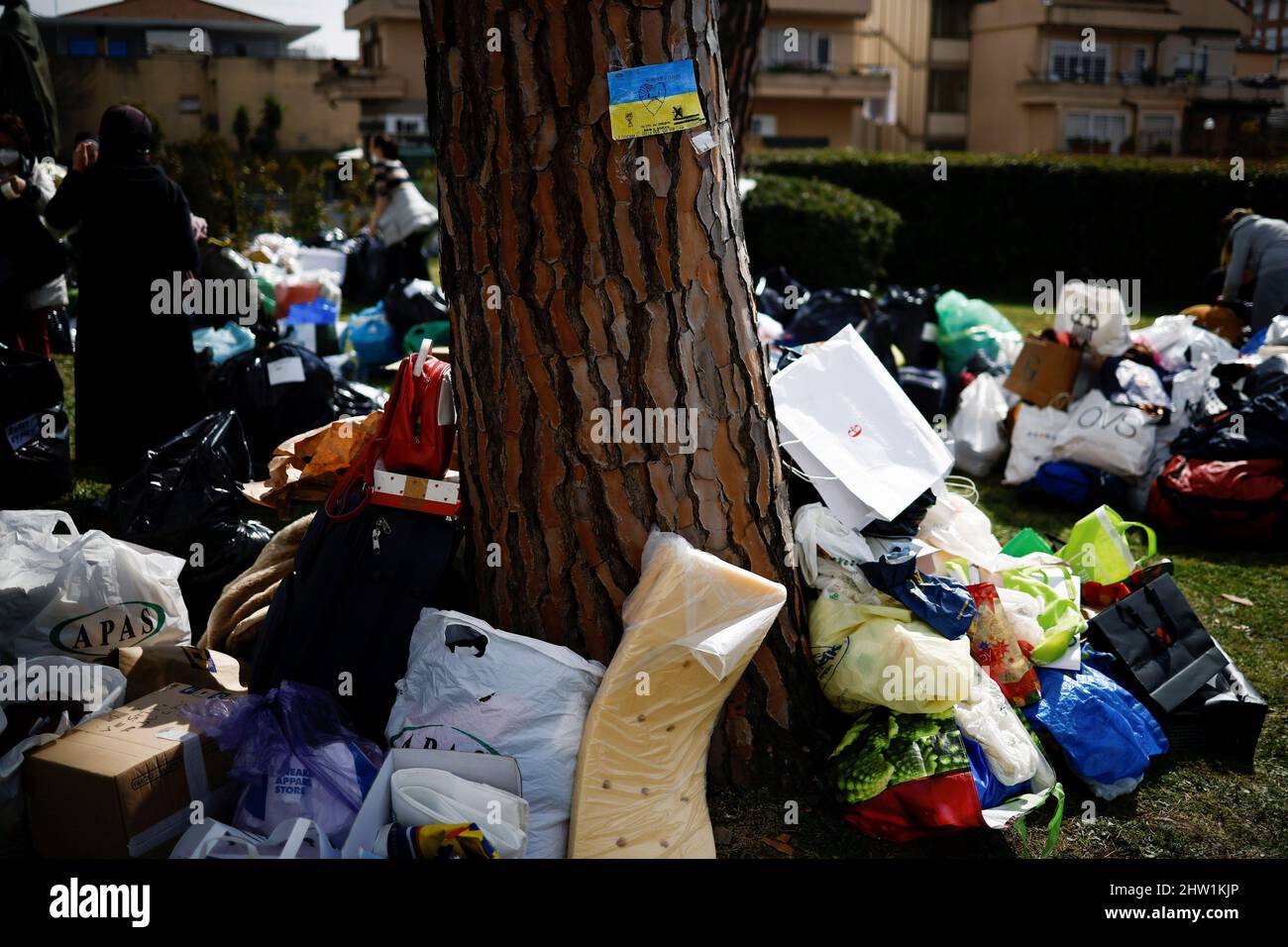 Humanitarian goods hi-res stock photography and images - Alamy
