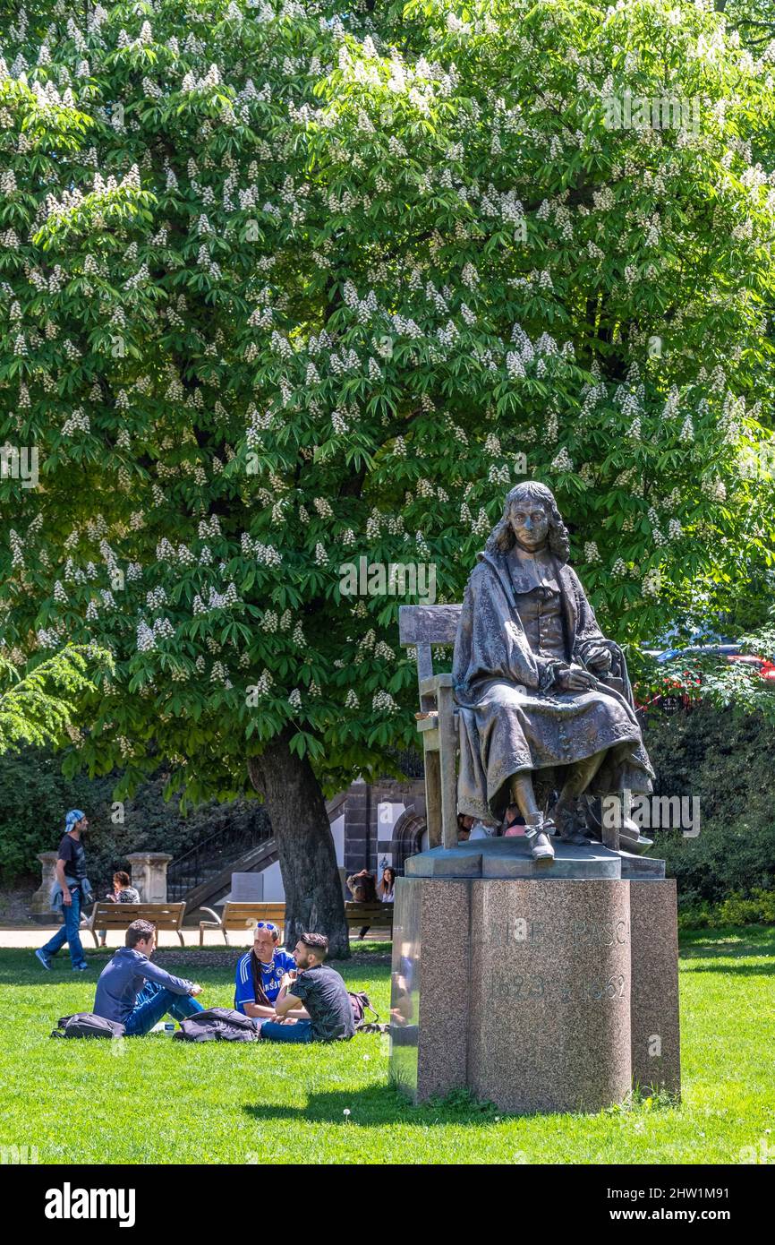 Blaise pascal statue clermont ferrand puy de dome hi-res stock ...